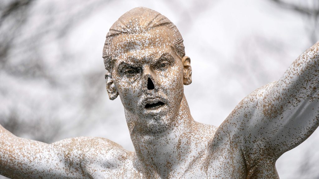 Zlatan Ibrahimović Biography: Age, Height, Family, Facts, Achievements ...