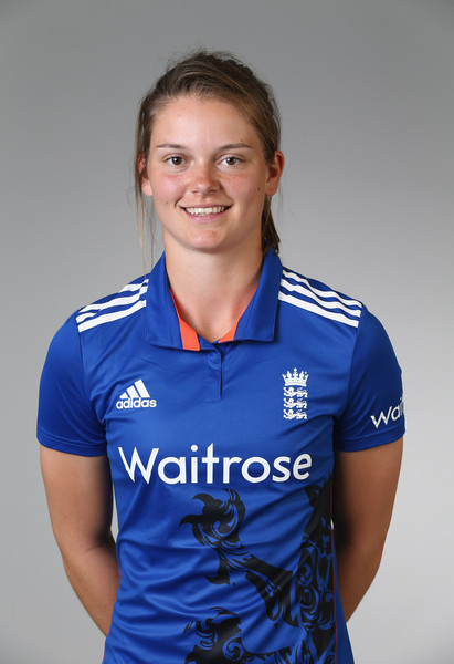 Amy Jones (cricketer) Biography: Age, Height, Early Life, Professional ...