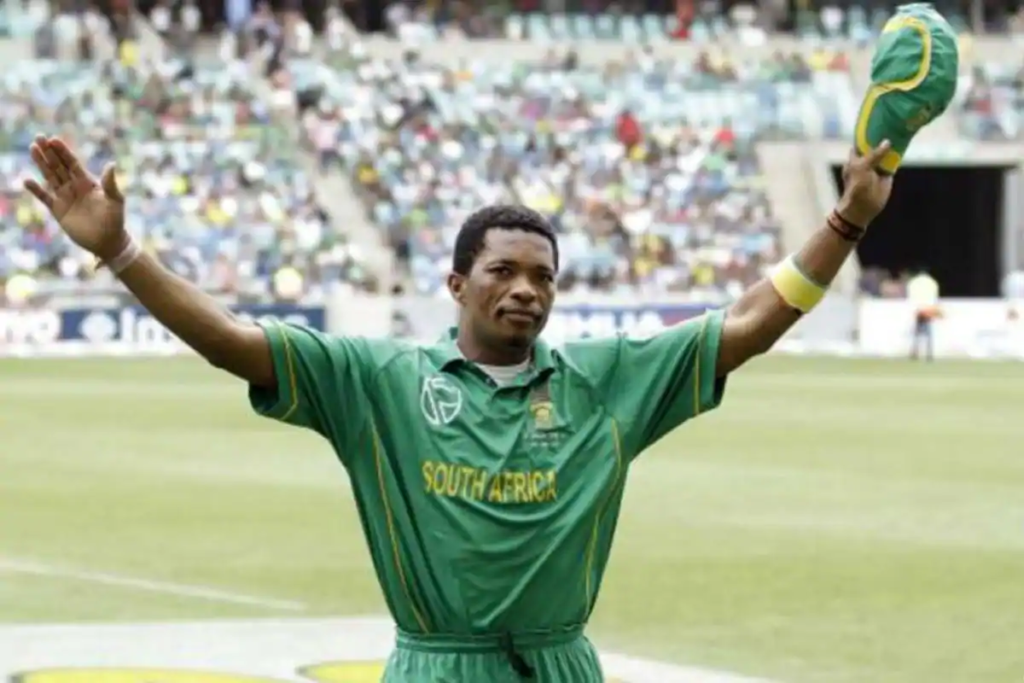 Makhaya Ntini Biography: Age, Height, Weight, Achievements and ...