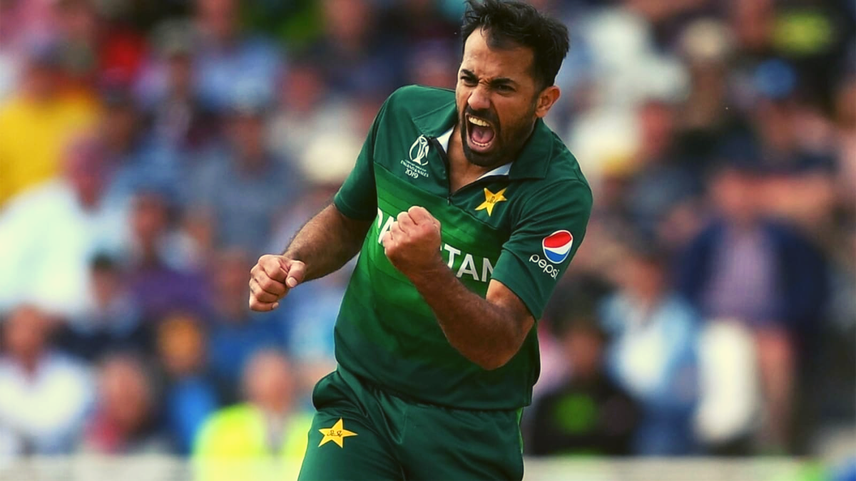 Pakistan bowler takes 4 wickets in a match, enters the 400 T20 wickets ...