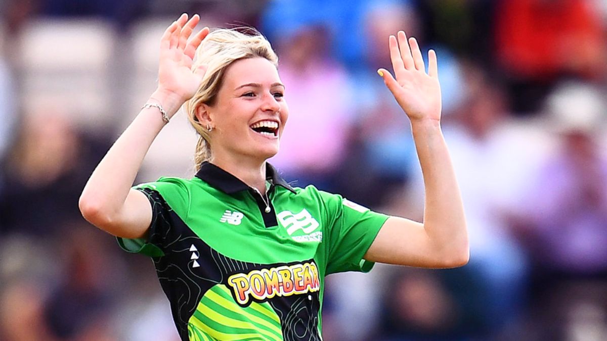 Lauren Bell, Georgia Adams, Anya Shrubsole Excellent Bowling Crushed ...